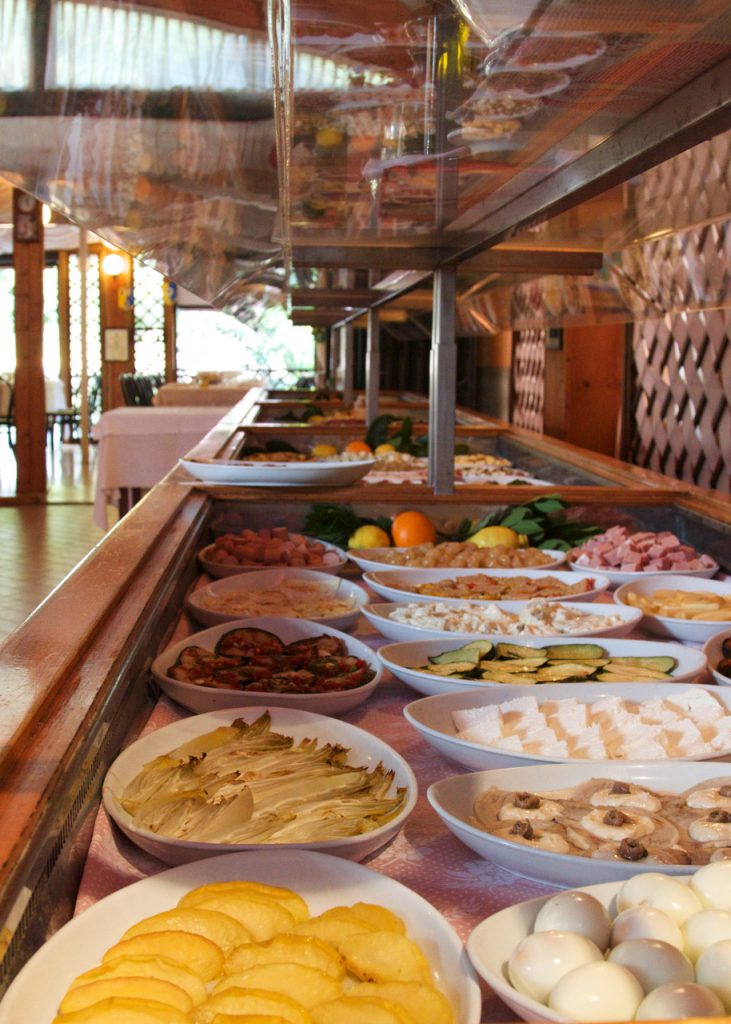 Antipasti a buffet • Ristorante Romani